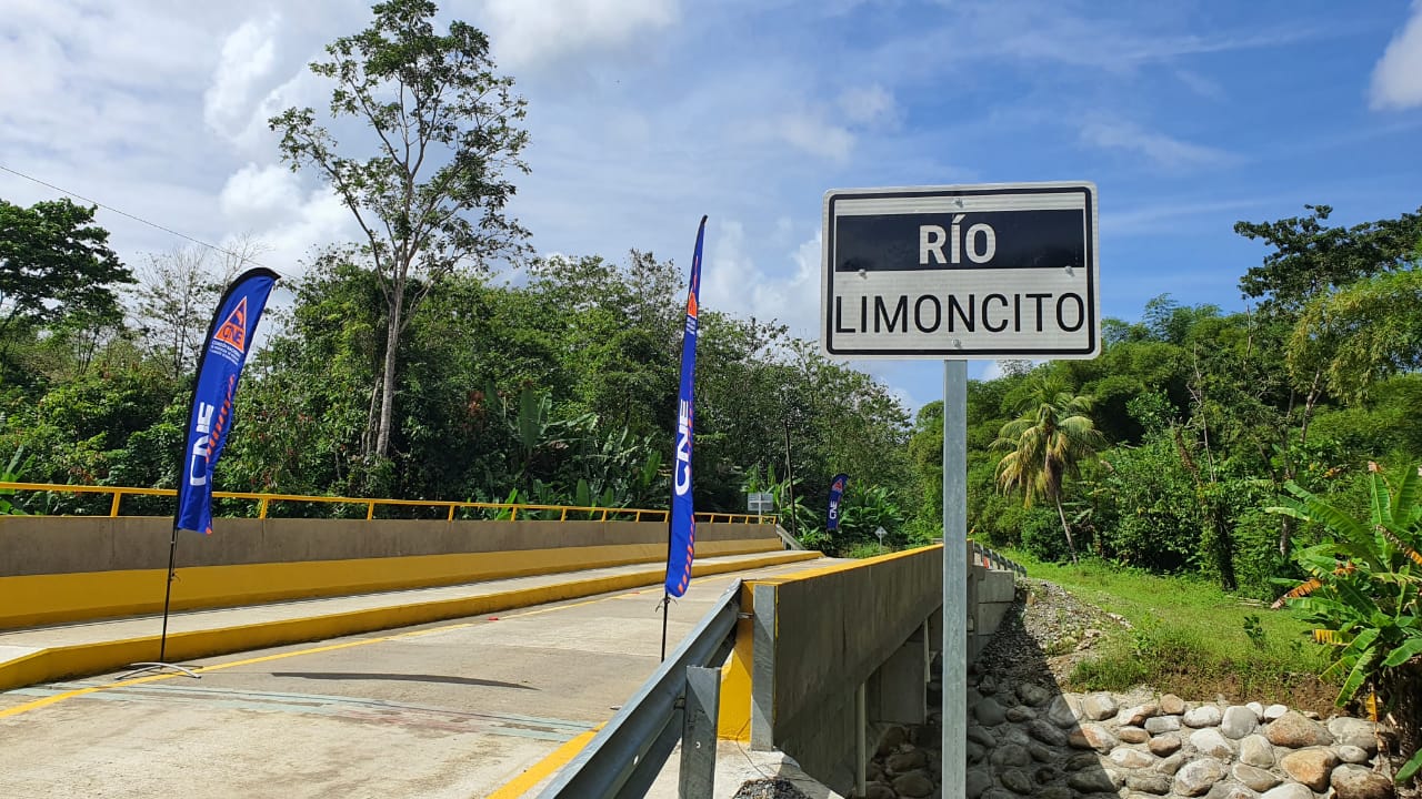 Puente sobre el Río Limoncito ya fue entregado por parte de la CNE ...