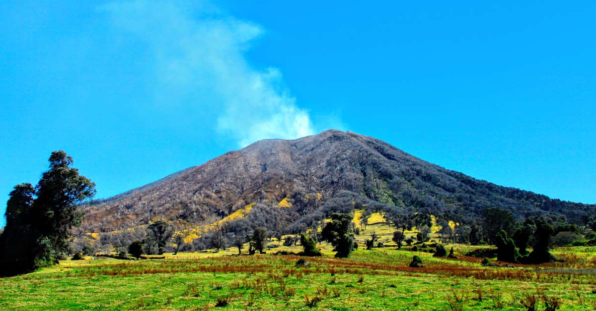 Volcán Turrialba pasa de activo a eruptivo - CRC 891