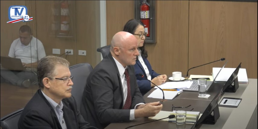 Silencio de Brunner en investigación de financiamiento de partidos ...