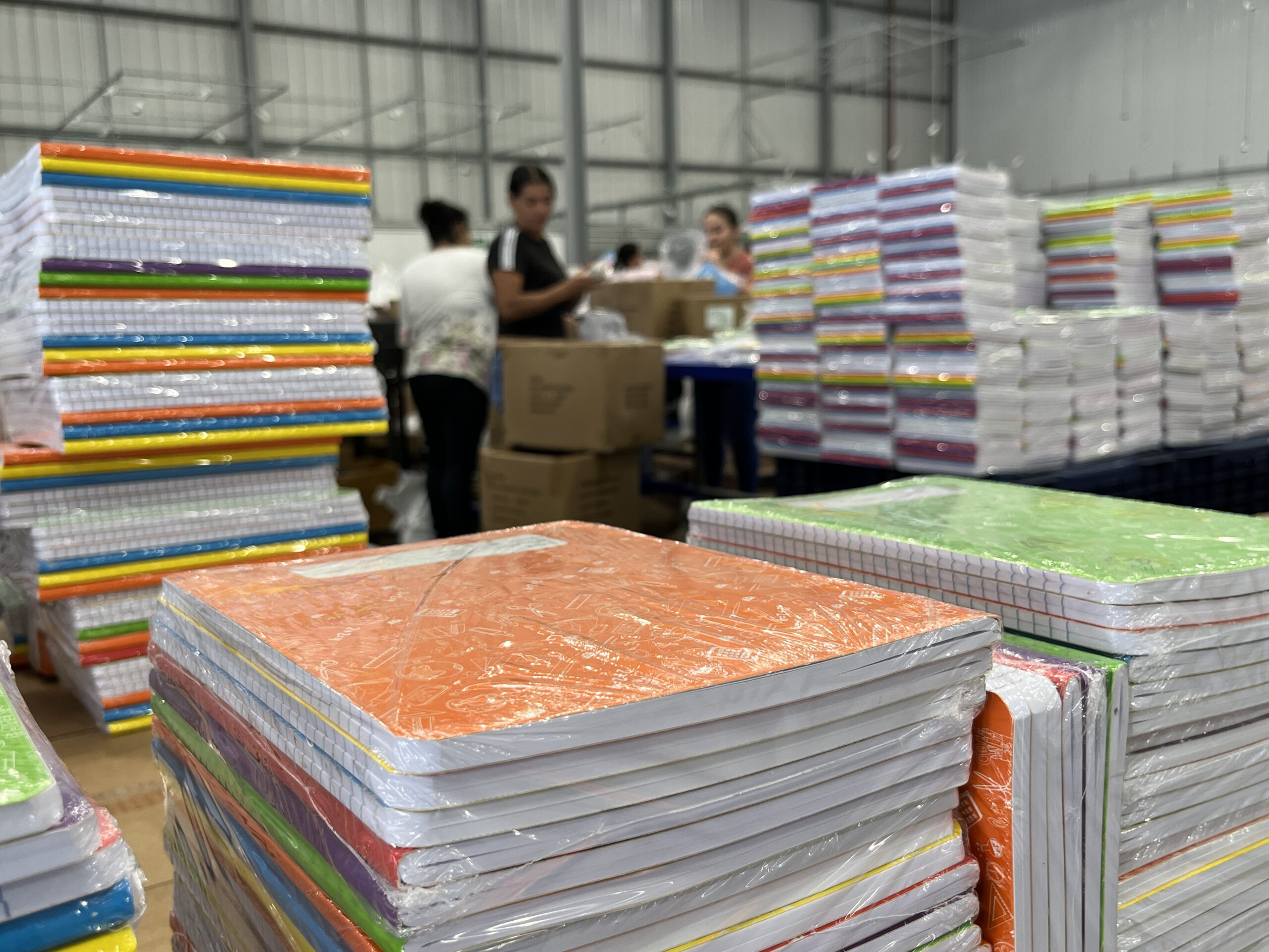 Iniciativa “Cuadernos e implementos escolares“ dará a casi 200 mil ...