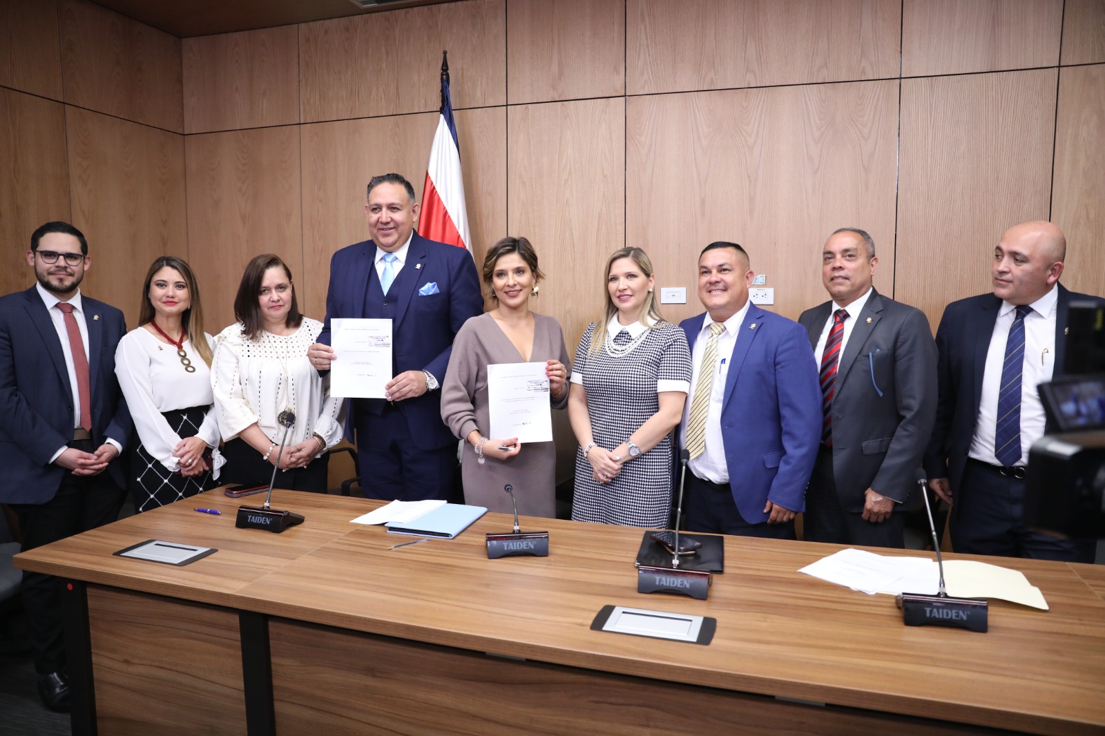 PUSC plantea acciones para ayudar a emprendedores y generar empleo ...