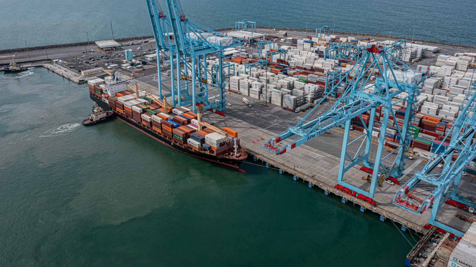 APM Terminals Moín recibe el Premio Global Safety Award 2024 por ...