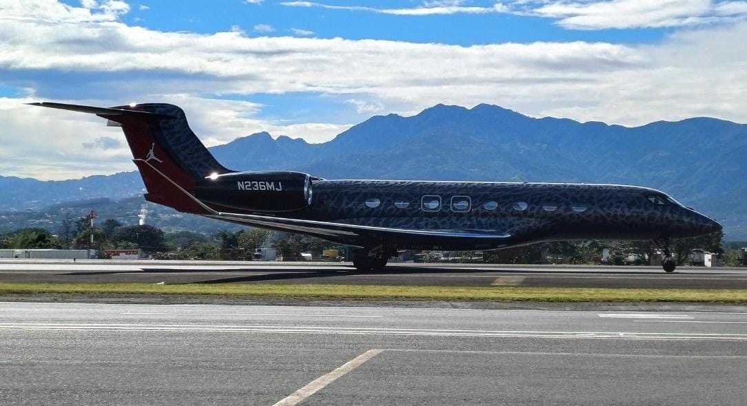 Michael Jordan llega a Costa Rica en su jet privado para prestigioso ...