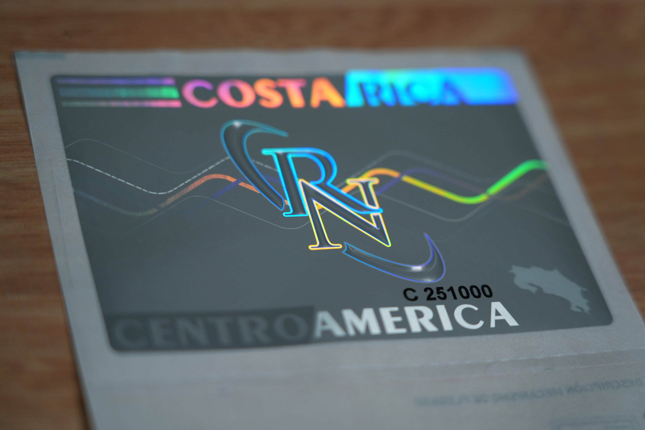 Nuevo formato del sticker de tercera placa para motos y carros rige a ...