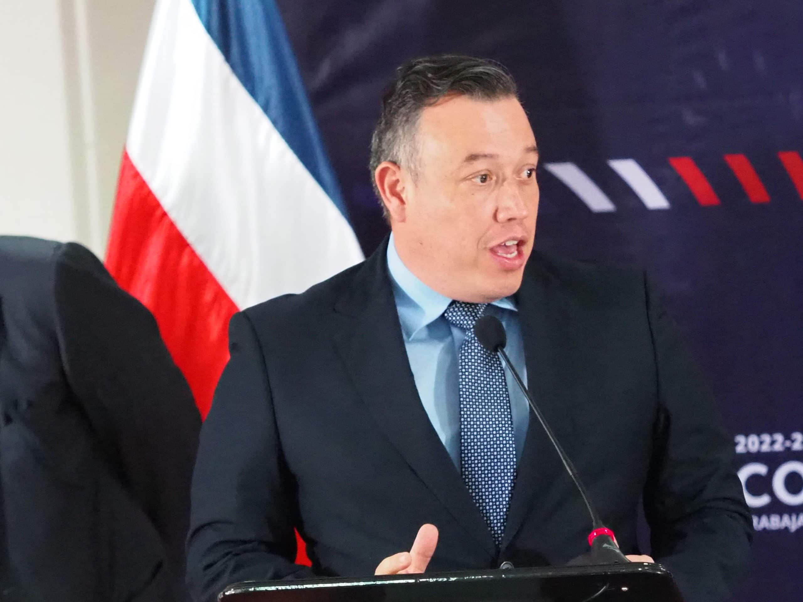 Exministro Francisco Gamboa electo como secretario general de partido ...